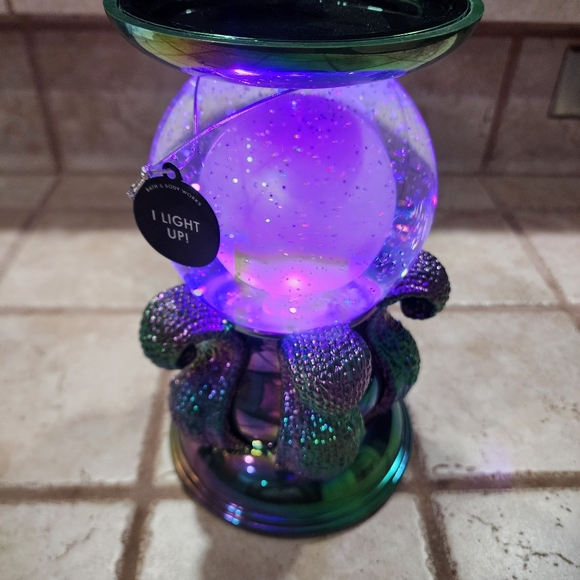 Bath & Body Works | Holiday | New Lightup Cycloptopus Waterglobe3wick Candle Holder | Poshmark